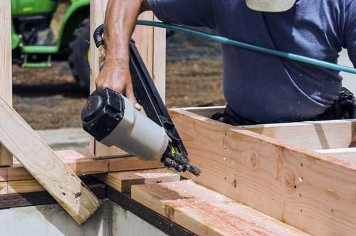 5 Best Nail Guns For Fencing In 2026 ( Reviews & Buying Guide ...